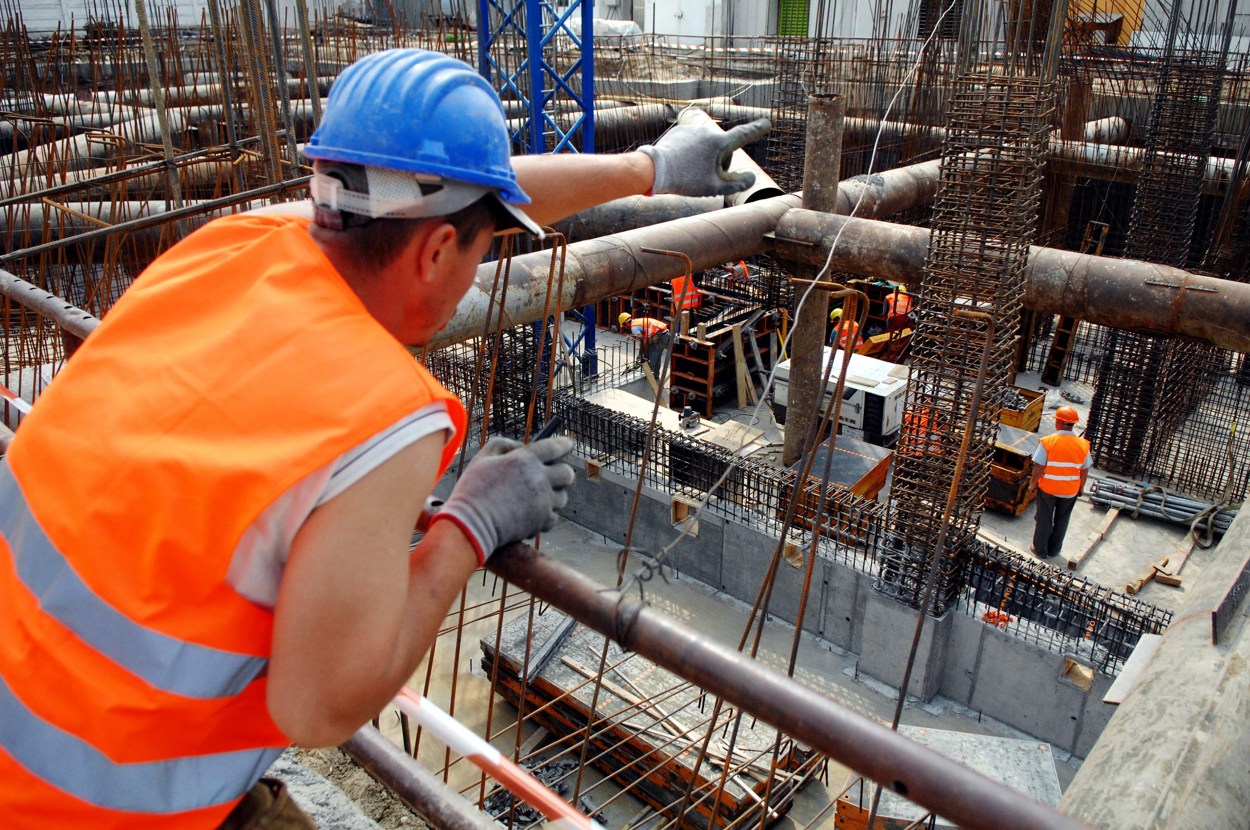Numărul autorizațiilor de construire a scăzut cu 7,8% în ianuarie ...
