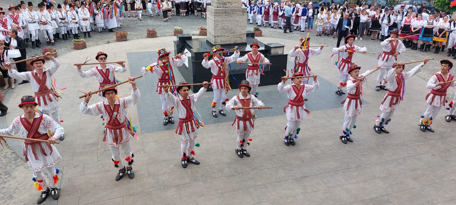 Premieră la ediția din acest an a "Călușului Românesc" de la Slatina ...