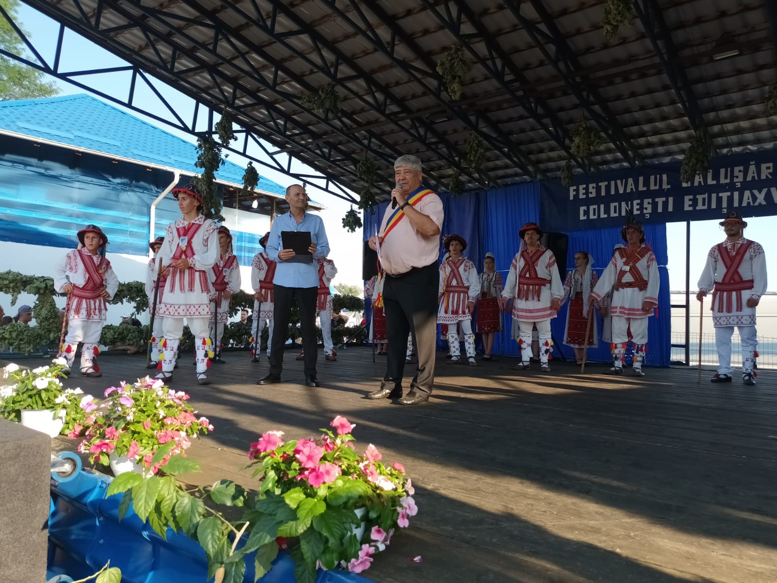 Emilia Dorobanțu, Maria Ghinea, Valentin Sanfira și Nicolae Datcu, în ...