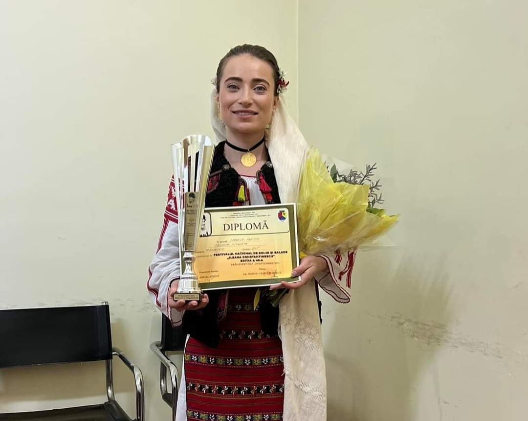 Nicoleta Crisante, marea câștigătoare a Festivalului de doine și balade ...