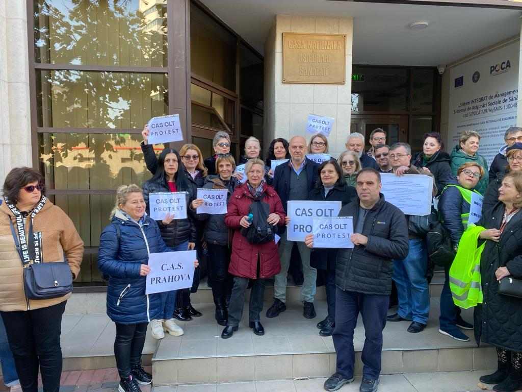 Salariații CAS Olt au declanșat acțiunile de protest, la început de ...