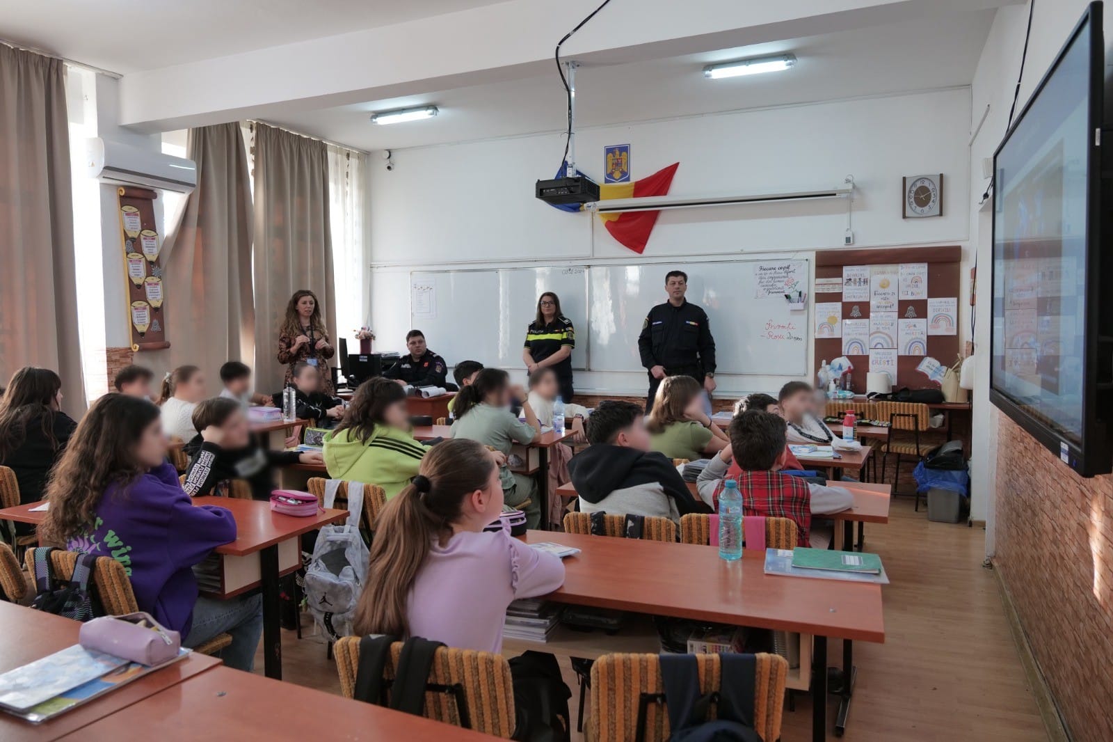 Forțele de ordine din județ au marcat împlinirea a 20 de ani de ...