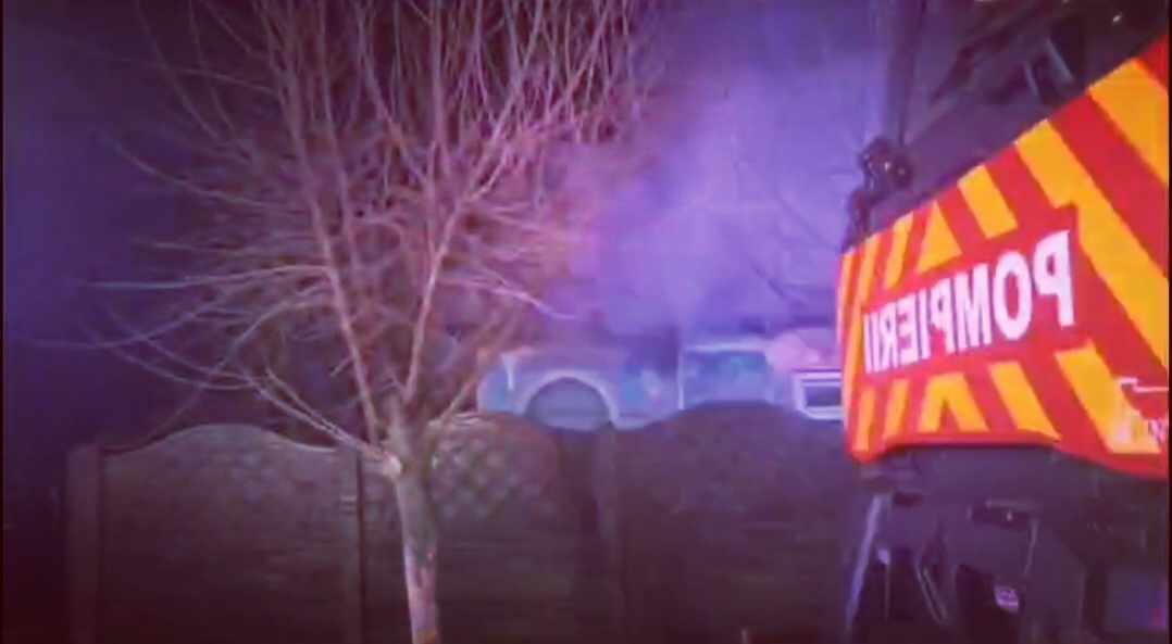 Locuință din comuna Izvoarele, distrusă în urma unui incendiu puternic ...