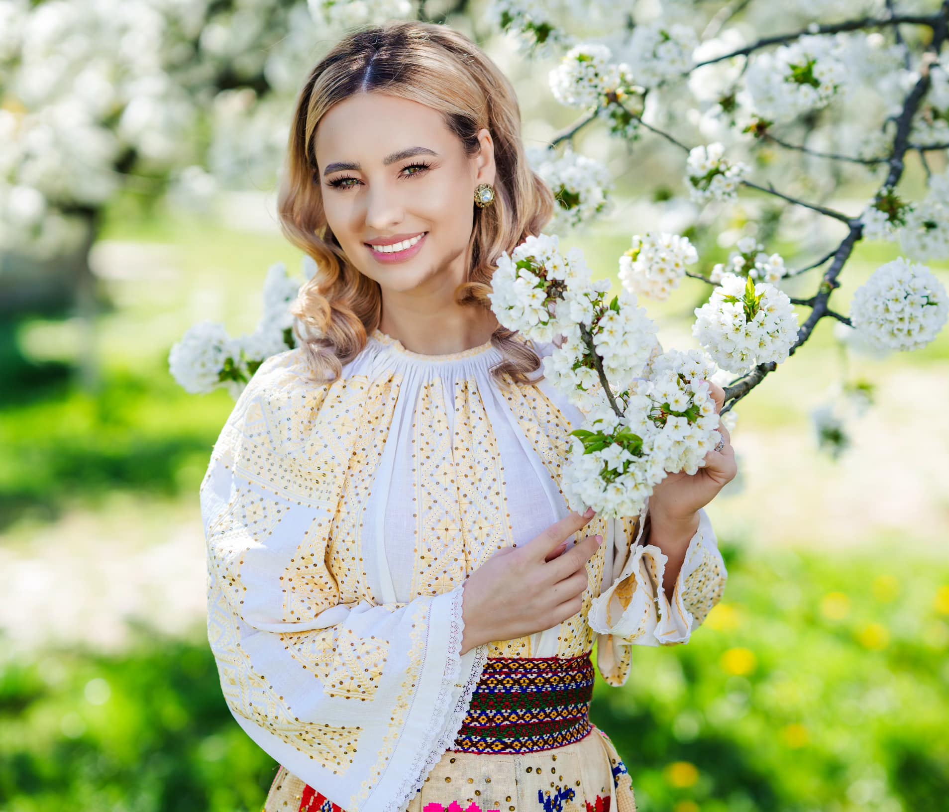 Violeta Constantin, Emilia Dorobanțu și Florin Grigore cântă la Zilele ...