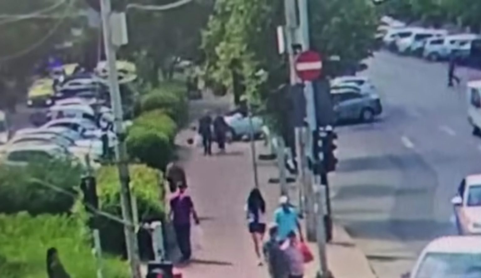 Intervenție rapidă a polițiștilor locali din Slatina după ce pe strada ...